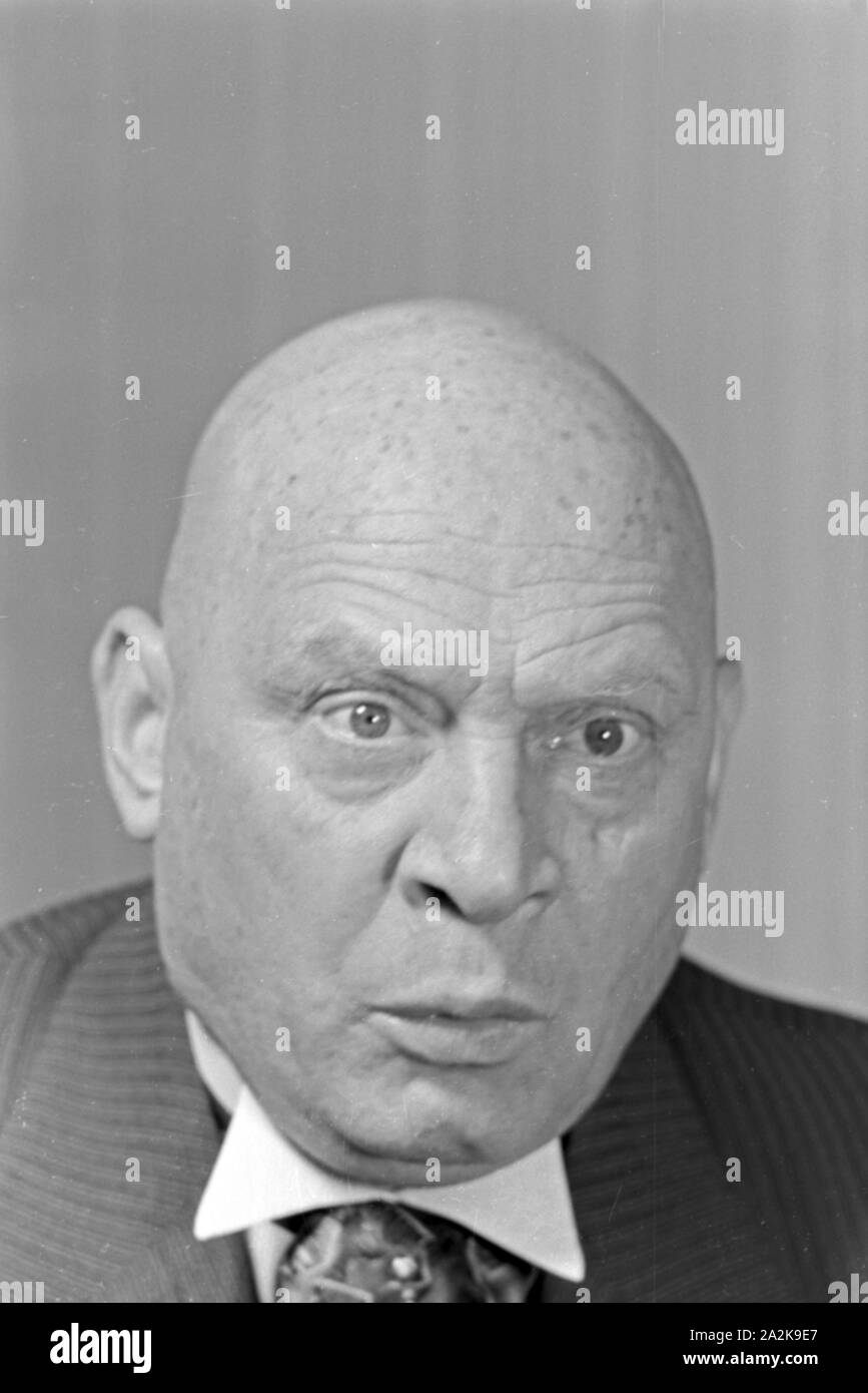 Der deutsche schauspieler ludwig schmitz Black and White Stock Photos ...