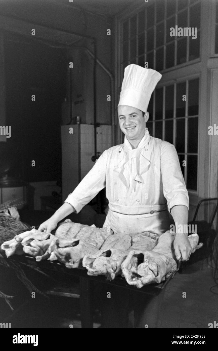 Catering kitchen 1930s hi-res stock photography and images - Alamy
