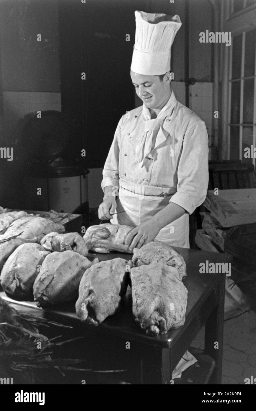 Catering kitchen 1930s hi-res stock photography and images - Alamy