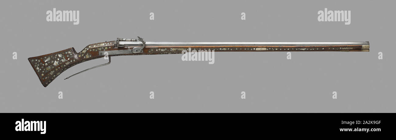 Musket with matchlock hi-res stock photography and images - Alamy