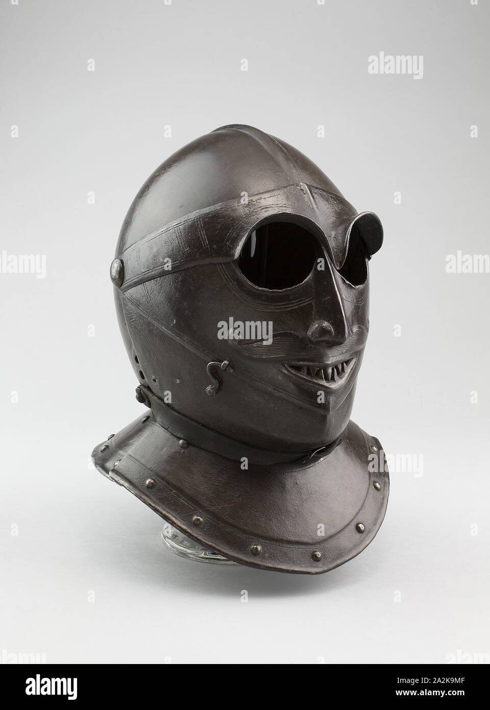 Closed burgonet hi-res stock photography and images - Alamy