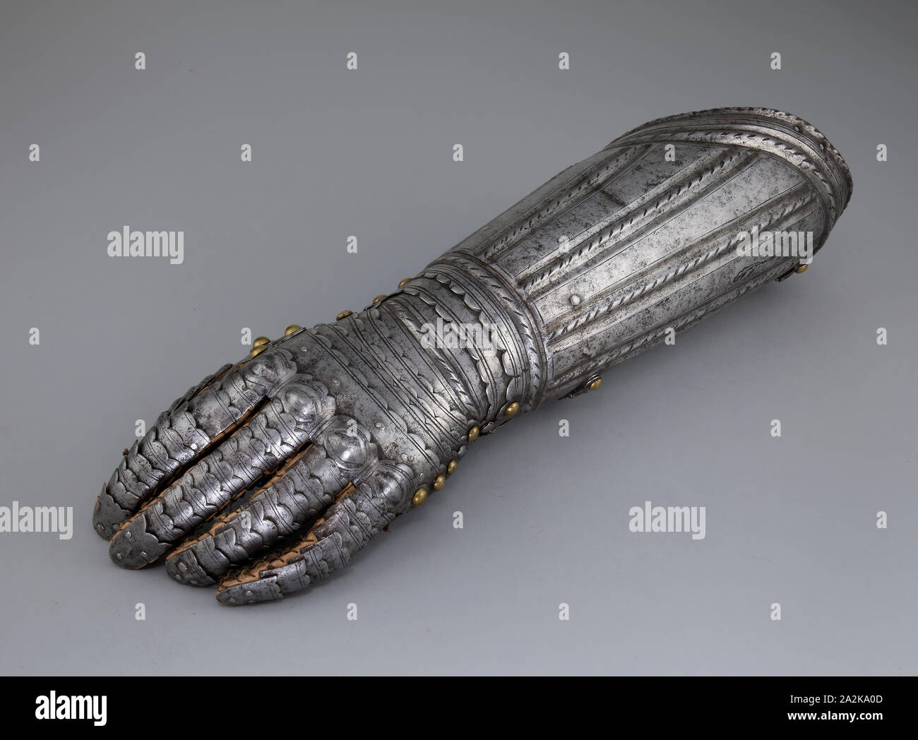 Parrying Gauntlet, 1550/1575, Italian, Italy, Steel, iron, linen ...