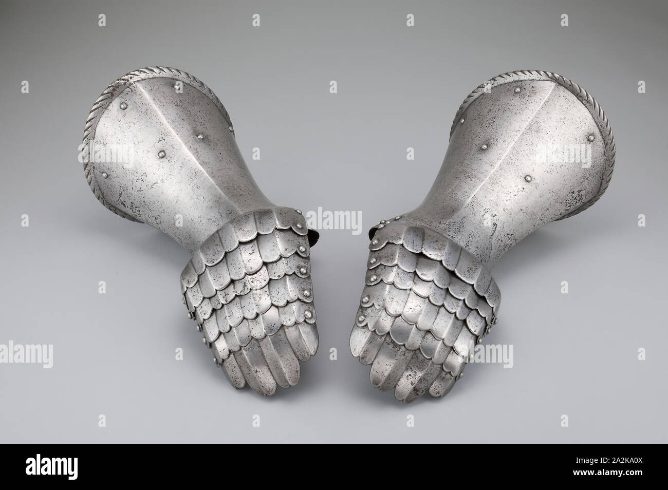 Gauntlets hi-res stock photography and images - Alamy
