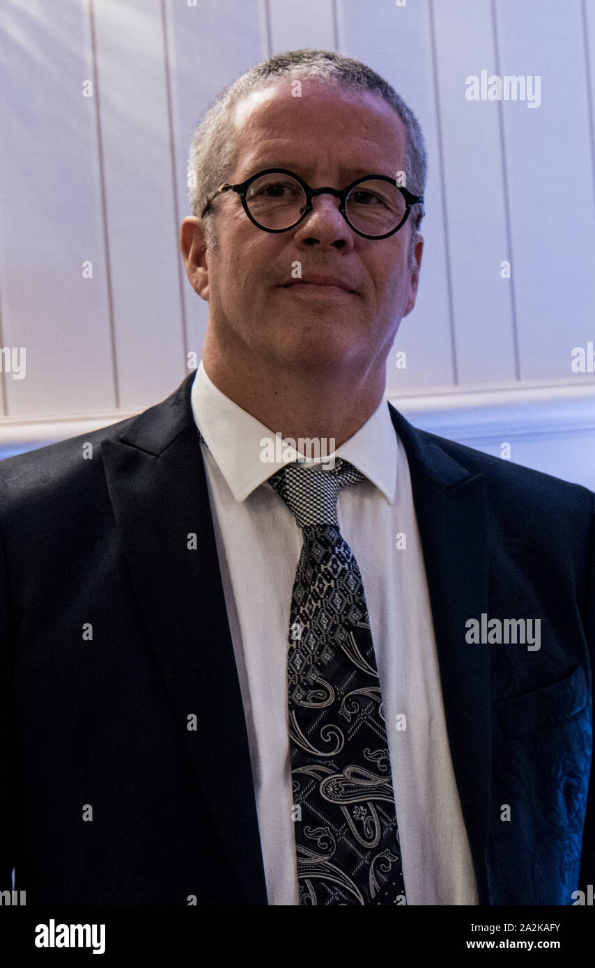 Famous pastry chef hi-res stock photography and images - Alamy