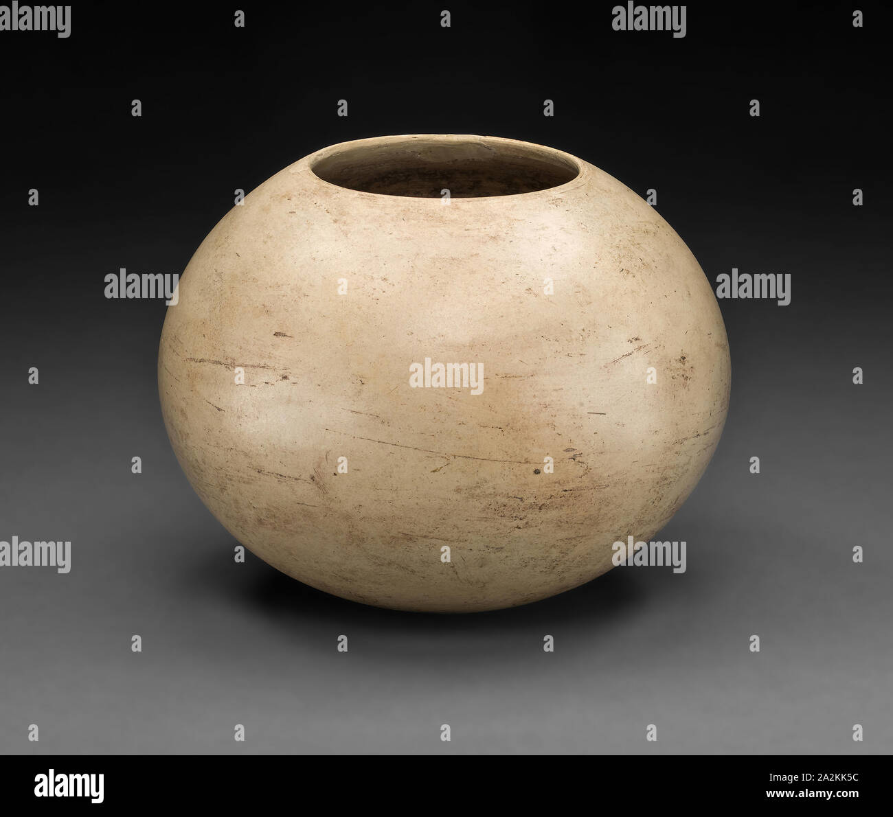 Gourd shaped vessel hi-res stock photography and images - Alamy