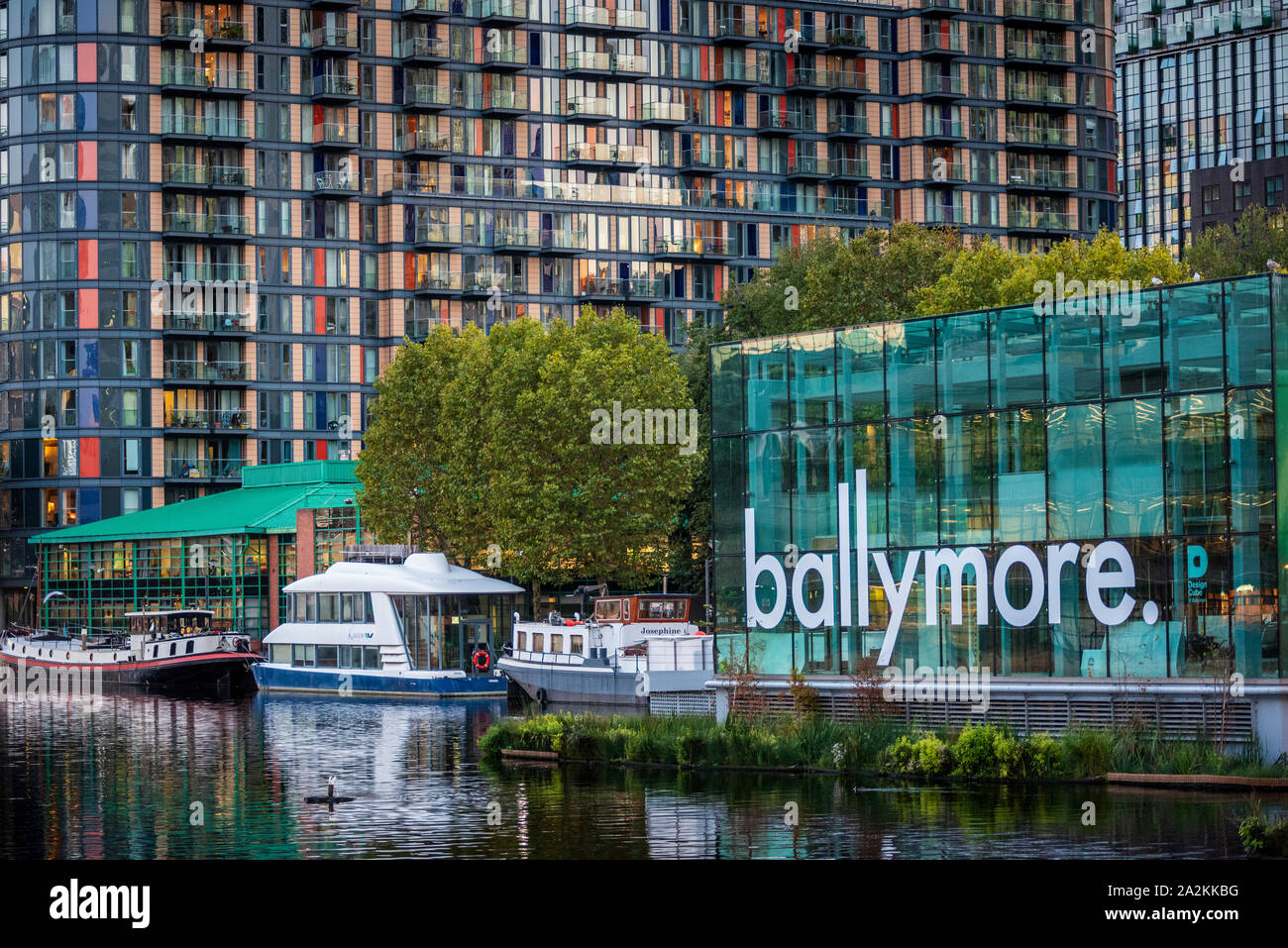 Ballymore Design Cube Canary Wharf - the Ballymore floating design cube ...