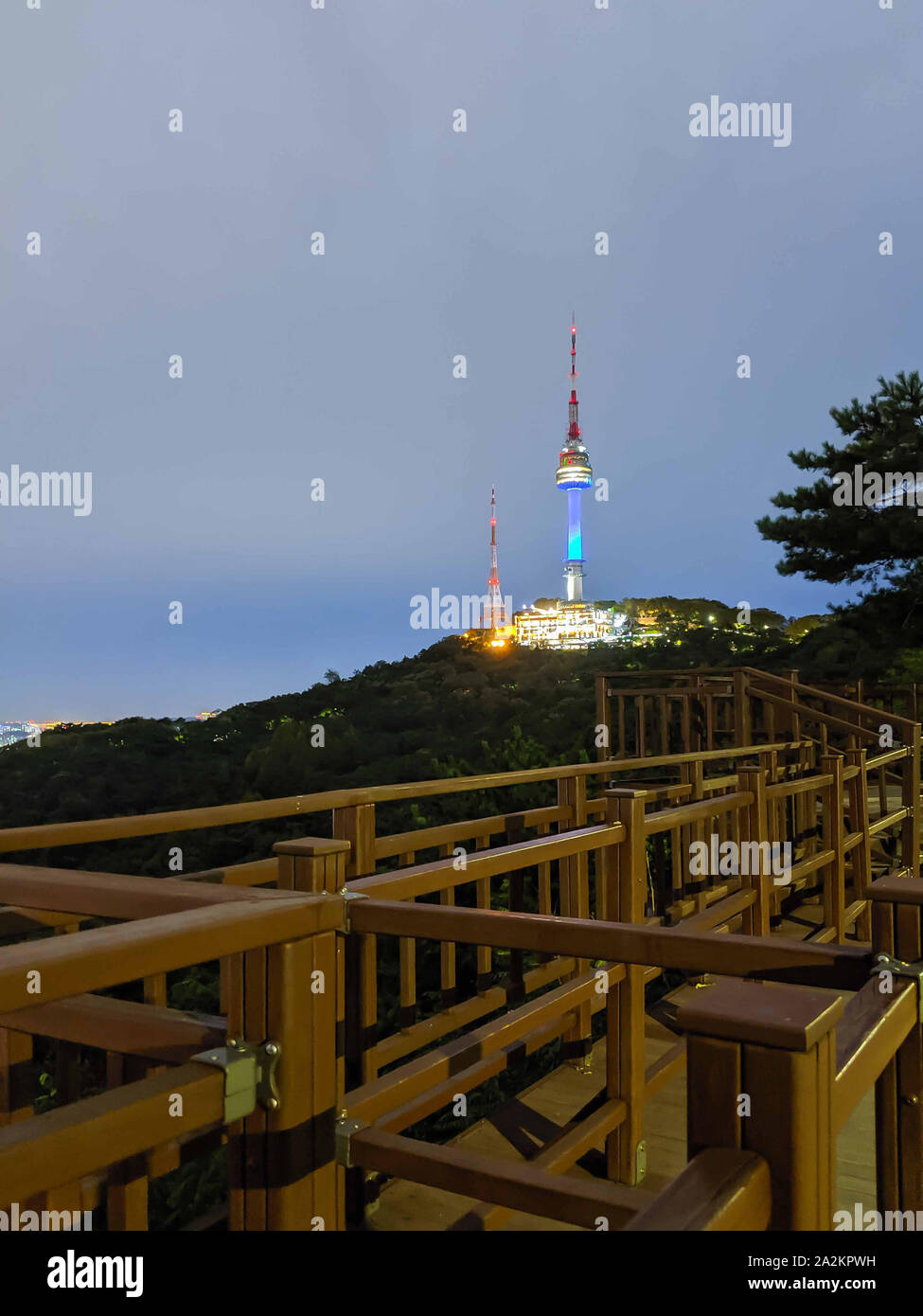 Seoul skyline namsan tower 2019 hi-res stock photography and images - Alamy