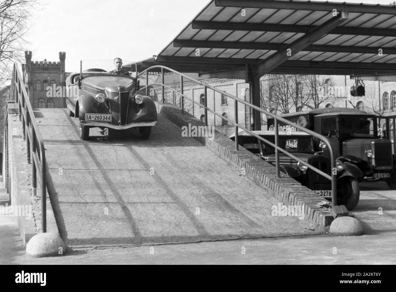 1930s auto repair hi-res stock photography and images - Alamy