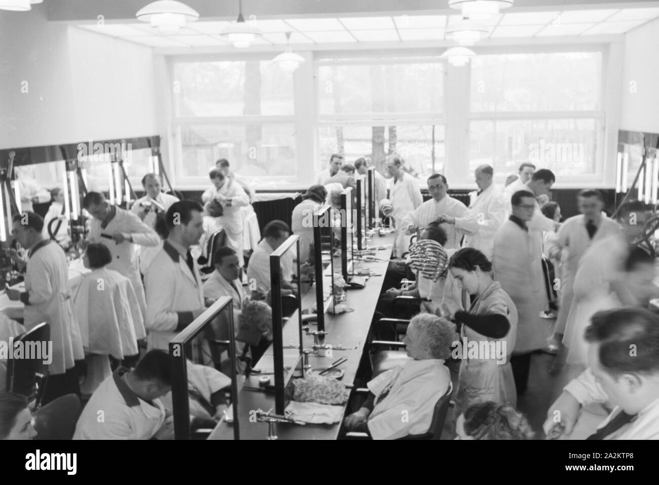1930s barber shop hi-res stock photography and images - Alamy