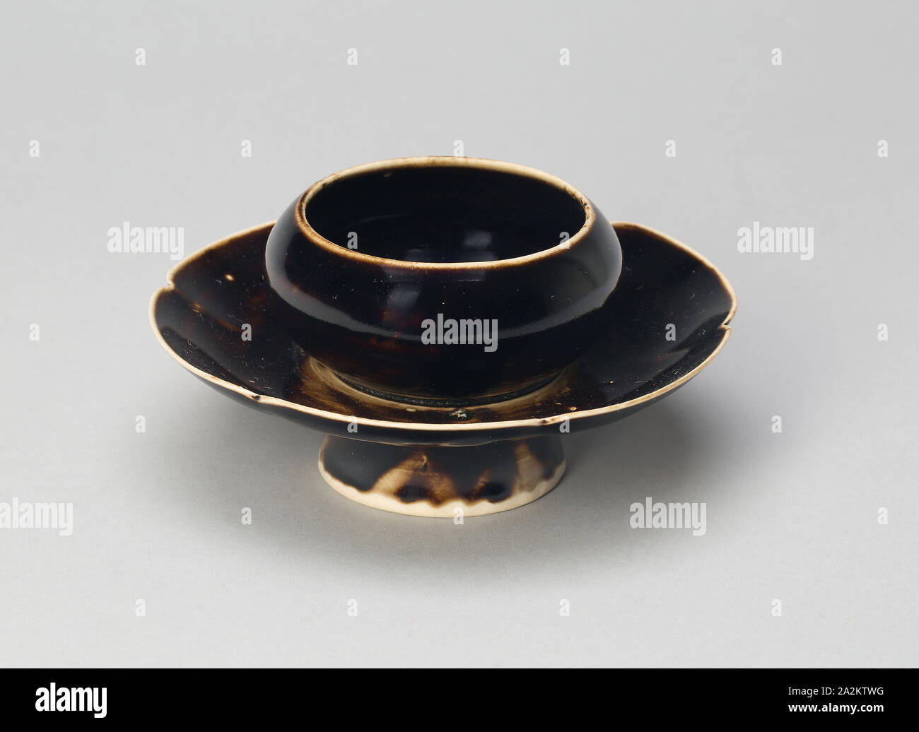 Black ding ware hi-res stock photography and images - Alamy