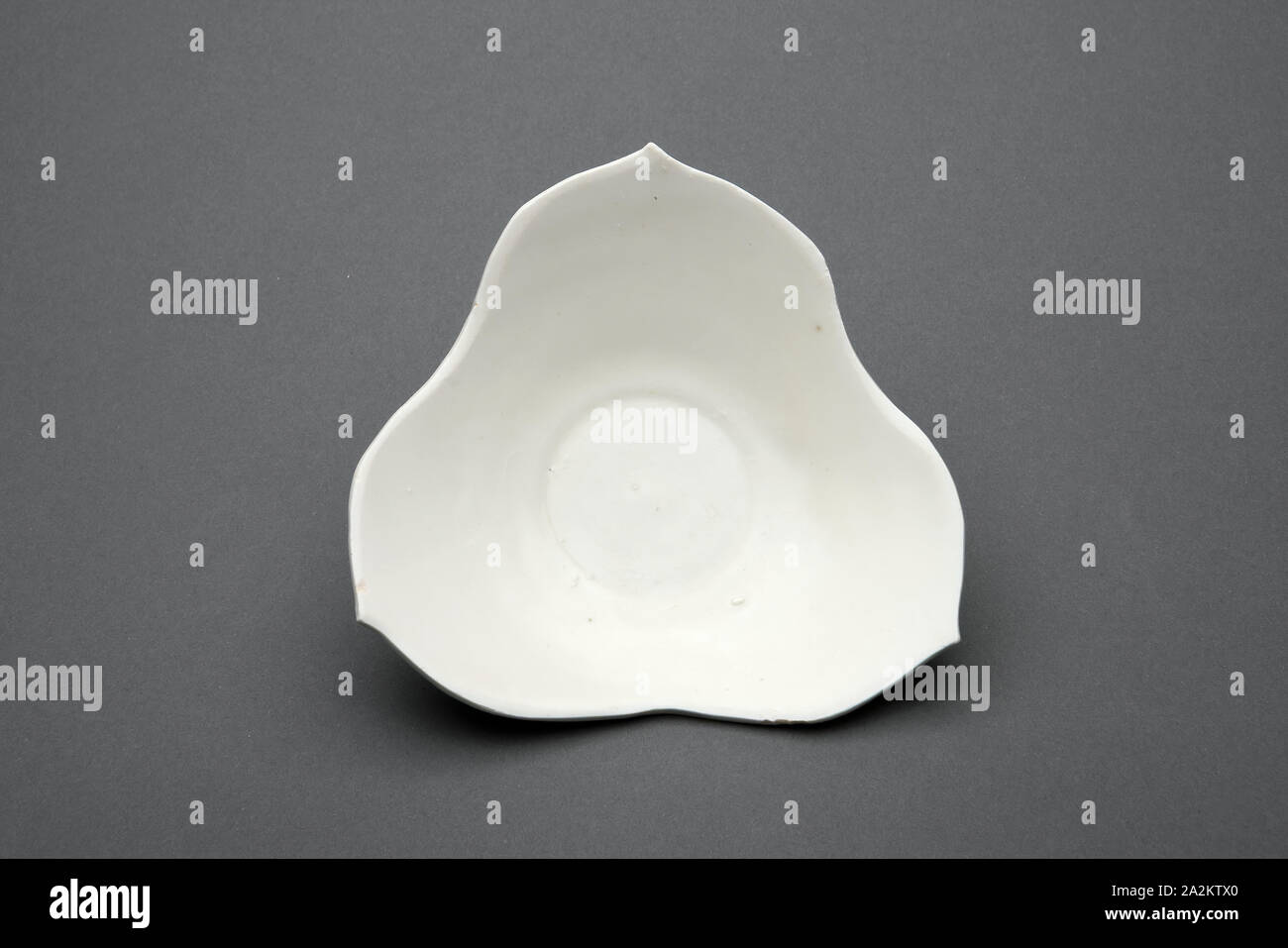 Tri lobed dish hi-res stock photography and images - Alamy