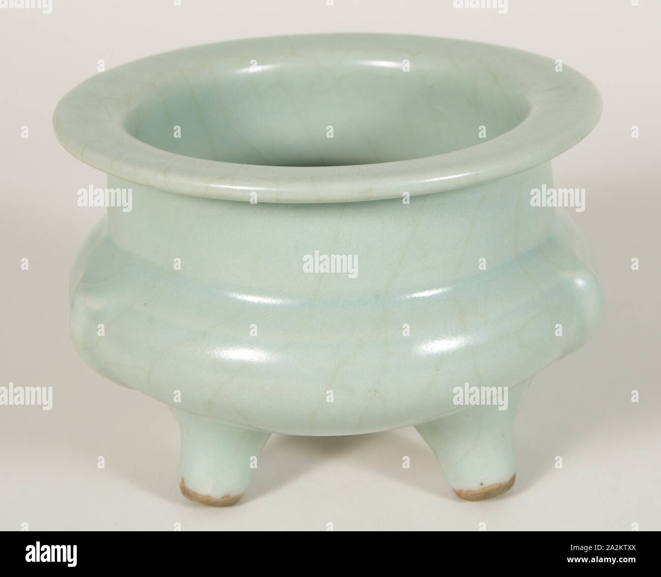 Cloud scroll feet hi-res stock photography and images - Alamy