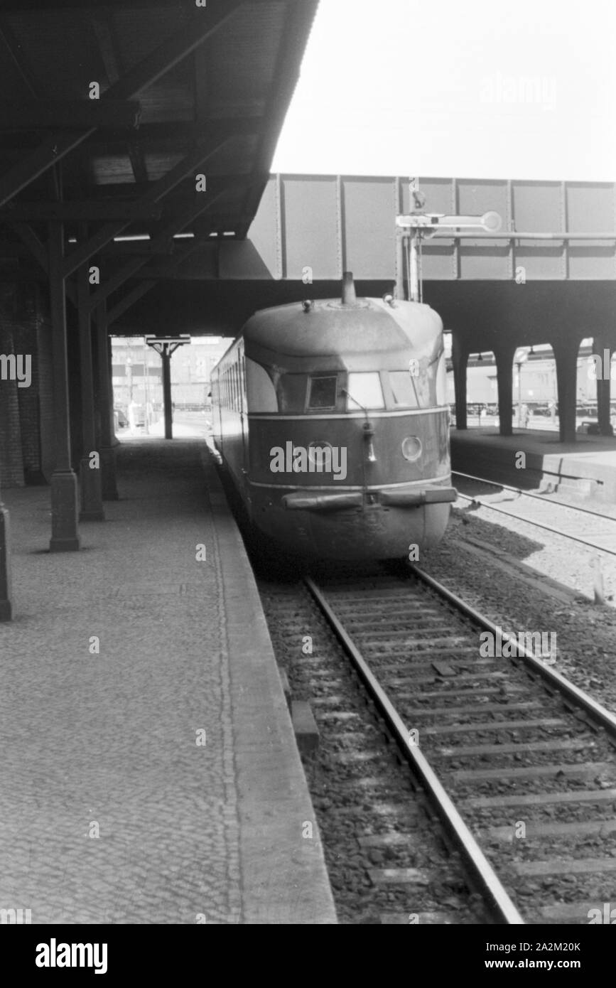 Ein Bahnhof in Berlin, Deutsches Reich 1930er Jahre. A station in ...