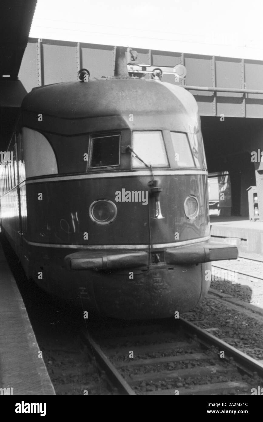 Ein Bahnhof in Berlin, Deutsches Reich 1930er Jahre. A station in ...