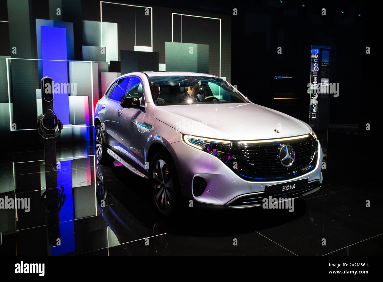 Mercedes benz eqc 400 hi-res stock photography and images - Alamy