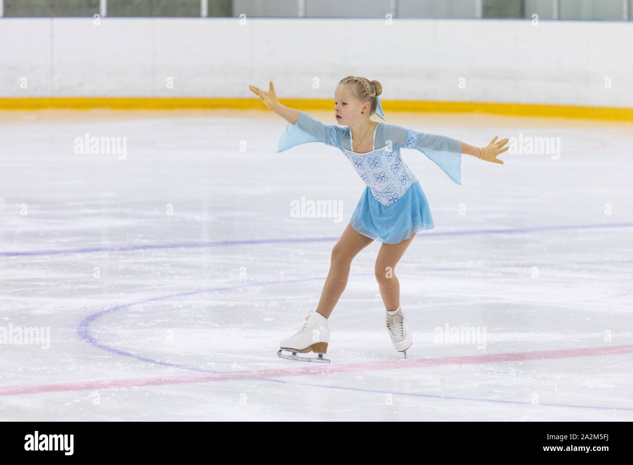 Competitive figure skater hi-res stock photography and images - Alamy