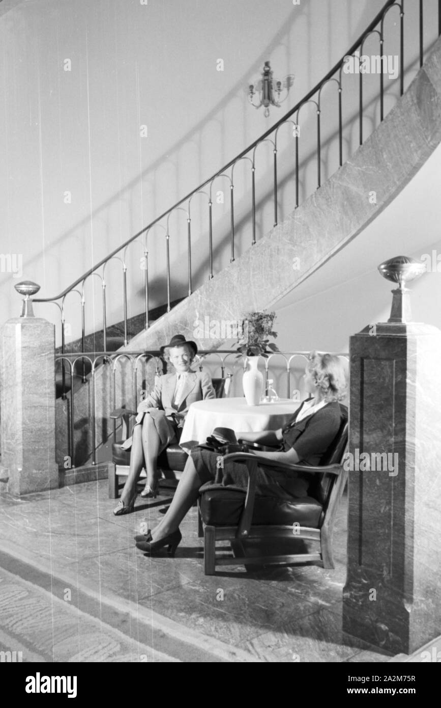 Das Hotel Elephant in Weimar, Deutsches Reich 1930er Jahre. The hotel ...