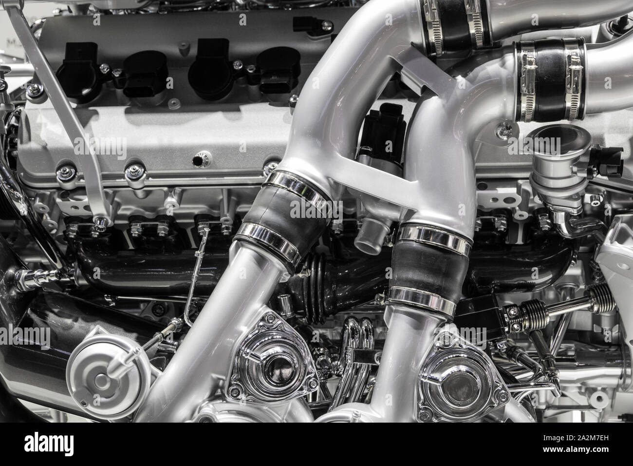 Close up of the mechanics of a car engine Stock Photo - Alamy