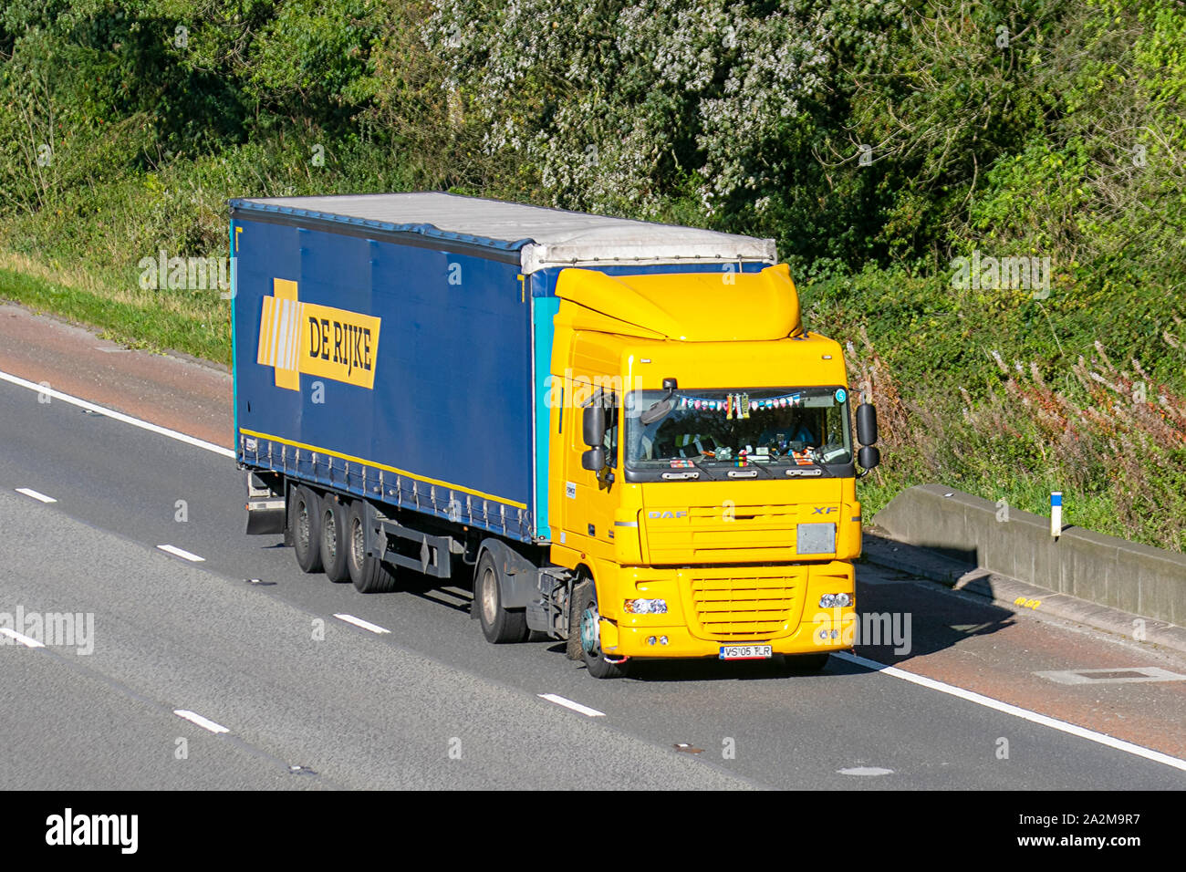 Distribution lorry and eu hi-res stock photography and images - Alamy