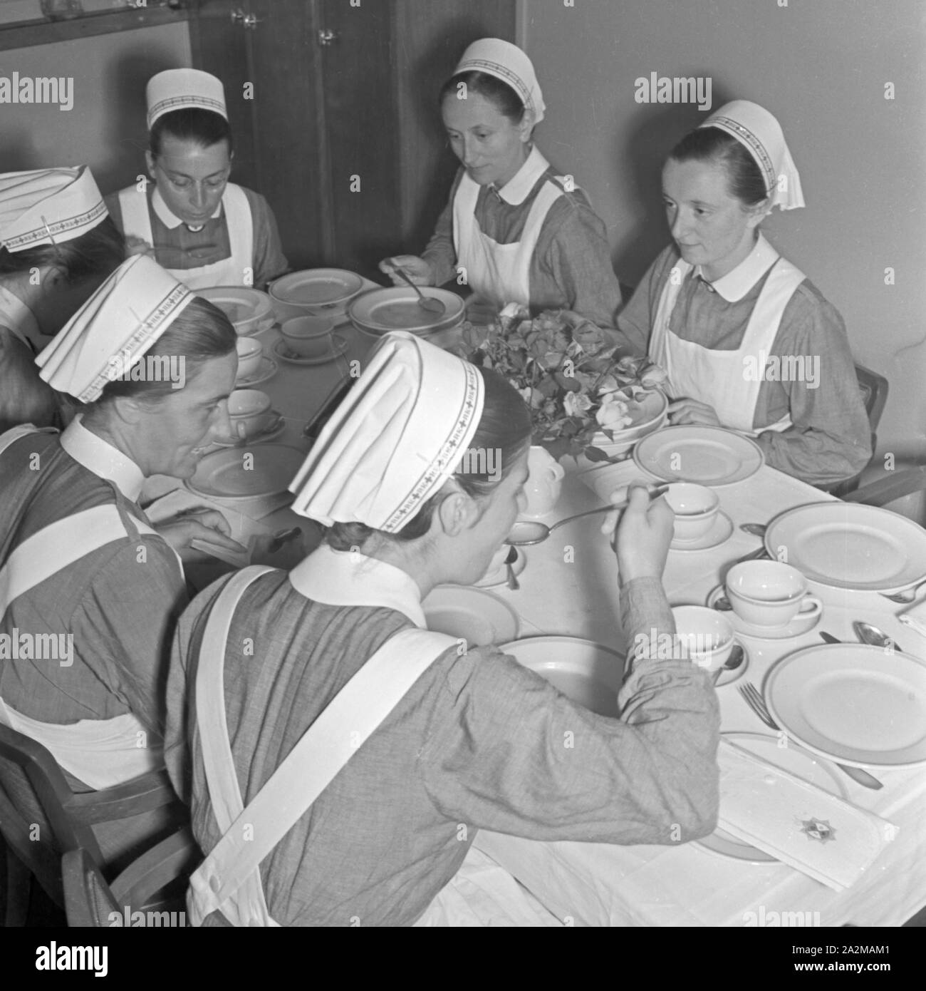 German nurses 1940s hi-res stock photography and images - Alamy