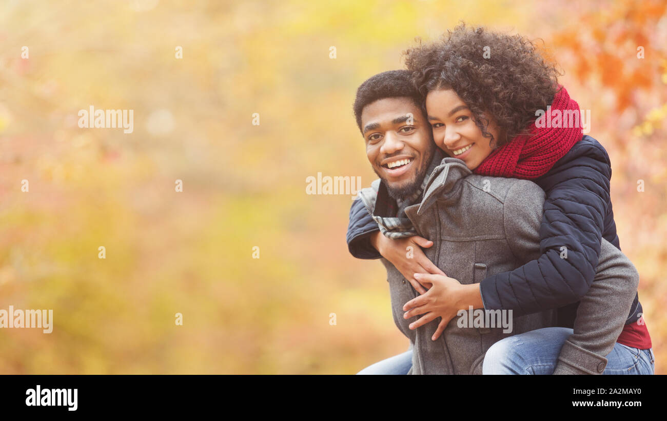 Man carrying woman on back hi-res stock photography and images - Alamy