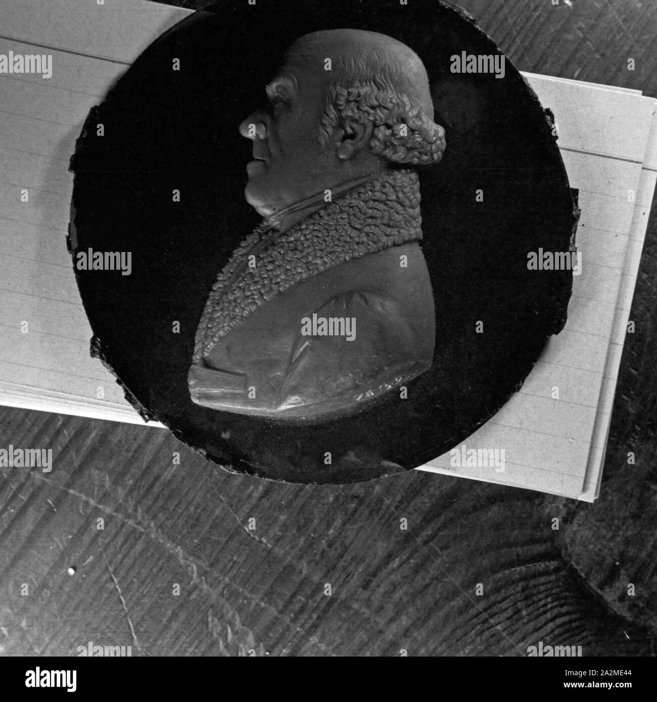 Gemme mit dem portrat von samuel hahnemann hi-res stock photography and ...