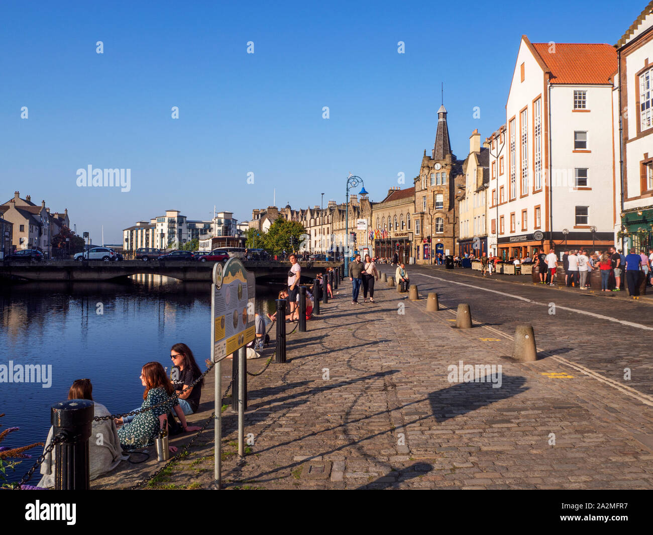 Shore leith edinburgh scotland hi-res stock photography and images - Alamy
