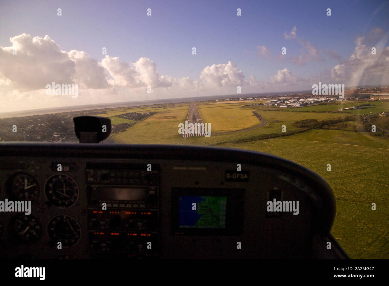 Cockpit view small plane landing hi-res stock photography and images ...
