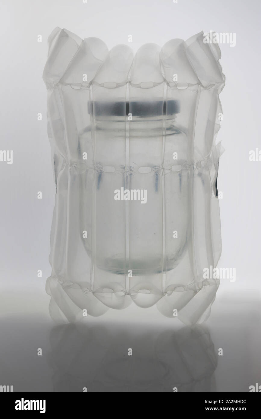 Packaging for safe delivery of goods hi-res stock photography and ...