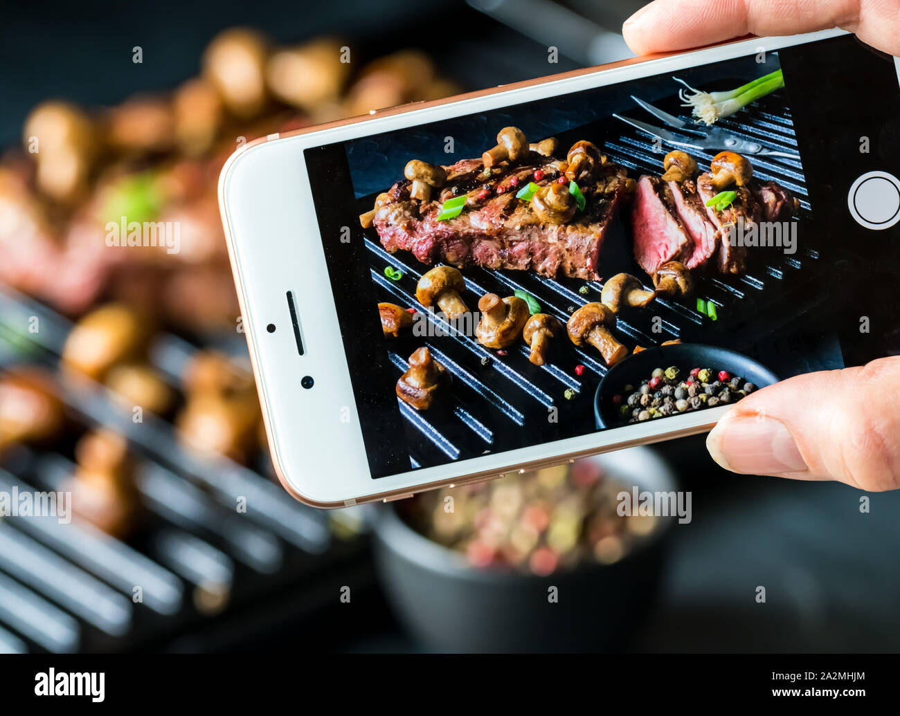 Sizzle steak hi-res stock photography and images - Alamy