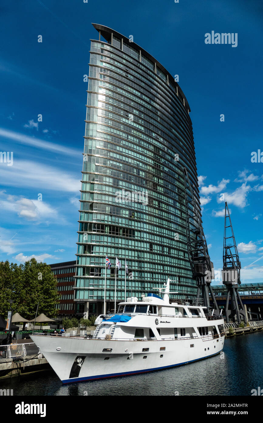 Canada wharf hi-res stock photography and images - Alamy