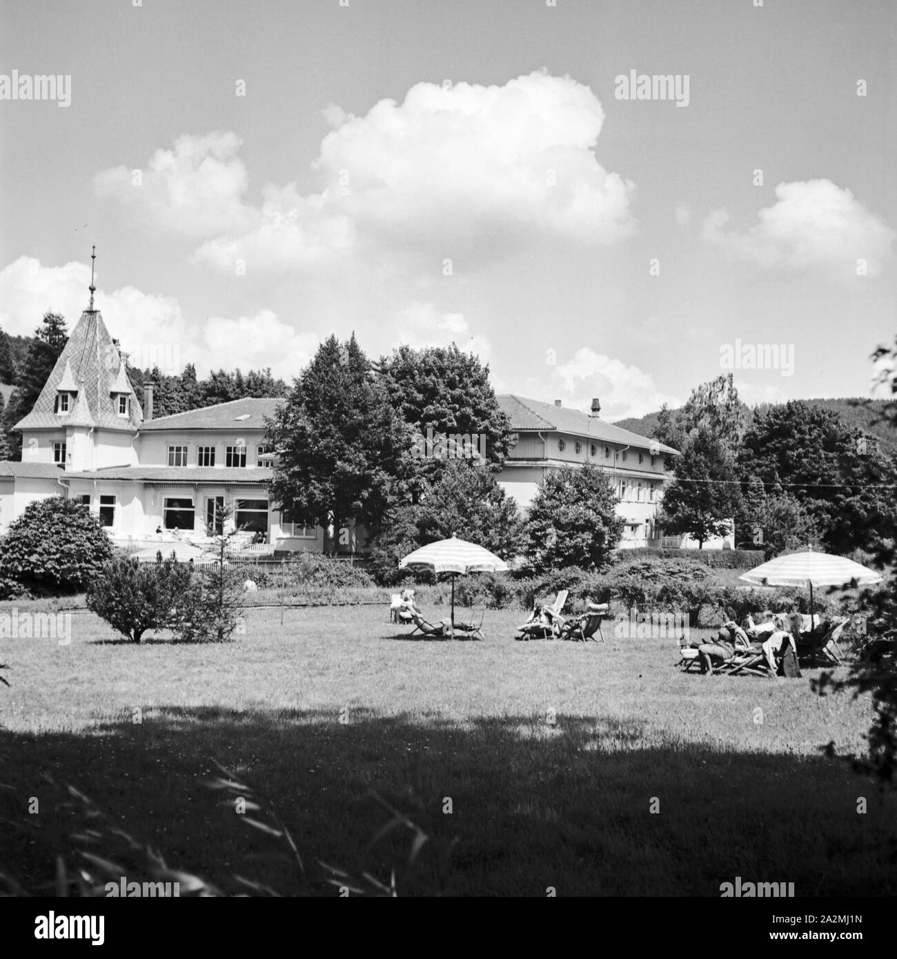 Deutschland 1930er jahre in front of a spa resort hi-res stock ...