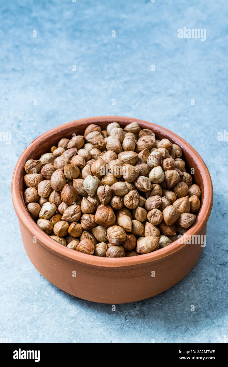 Roasted Macadamia Nuts in Stew Pot. Organic Food Stock Photo - Alamy