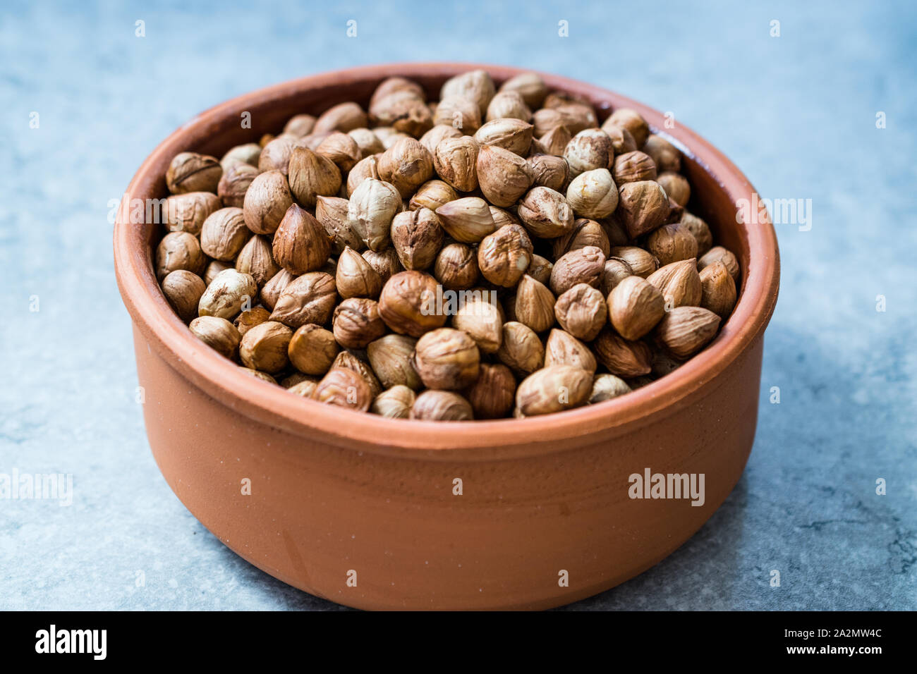 Roasted Macadamia Nuts in Stew Pot. Organic Food Stock Photo - Alamy