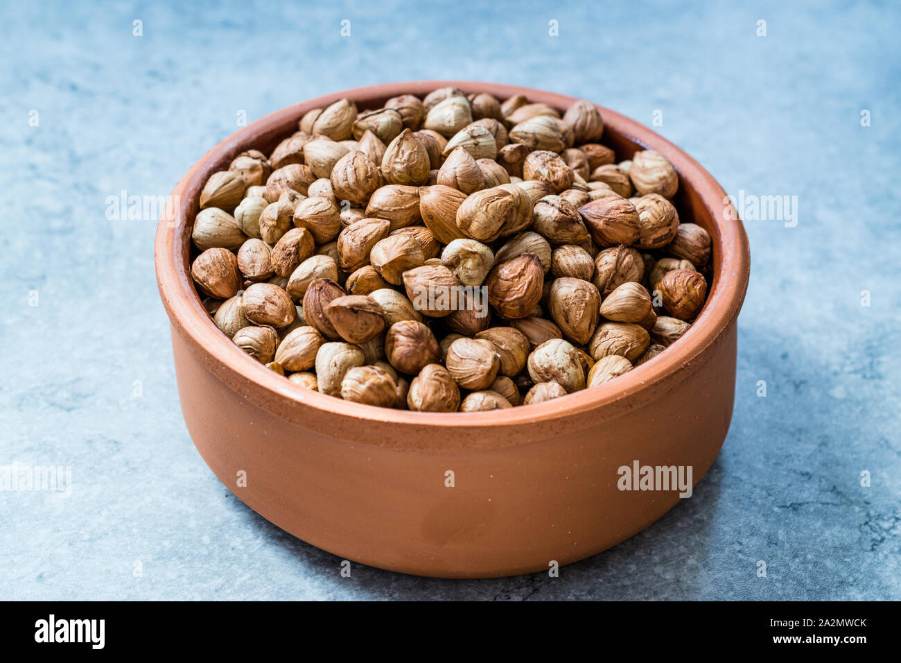 Roasted Macadamia Nuts in Stew Pot. Organic Food Stock Photo - Alamy
