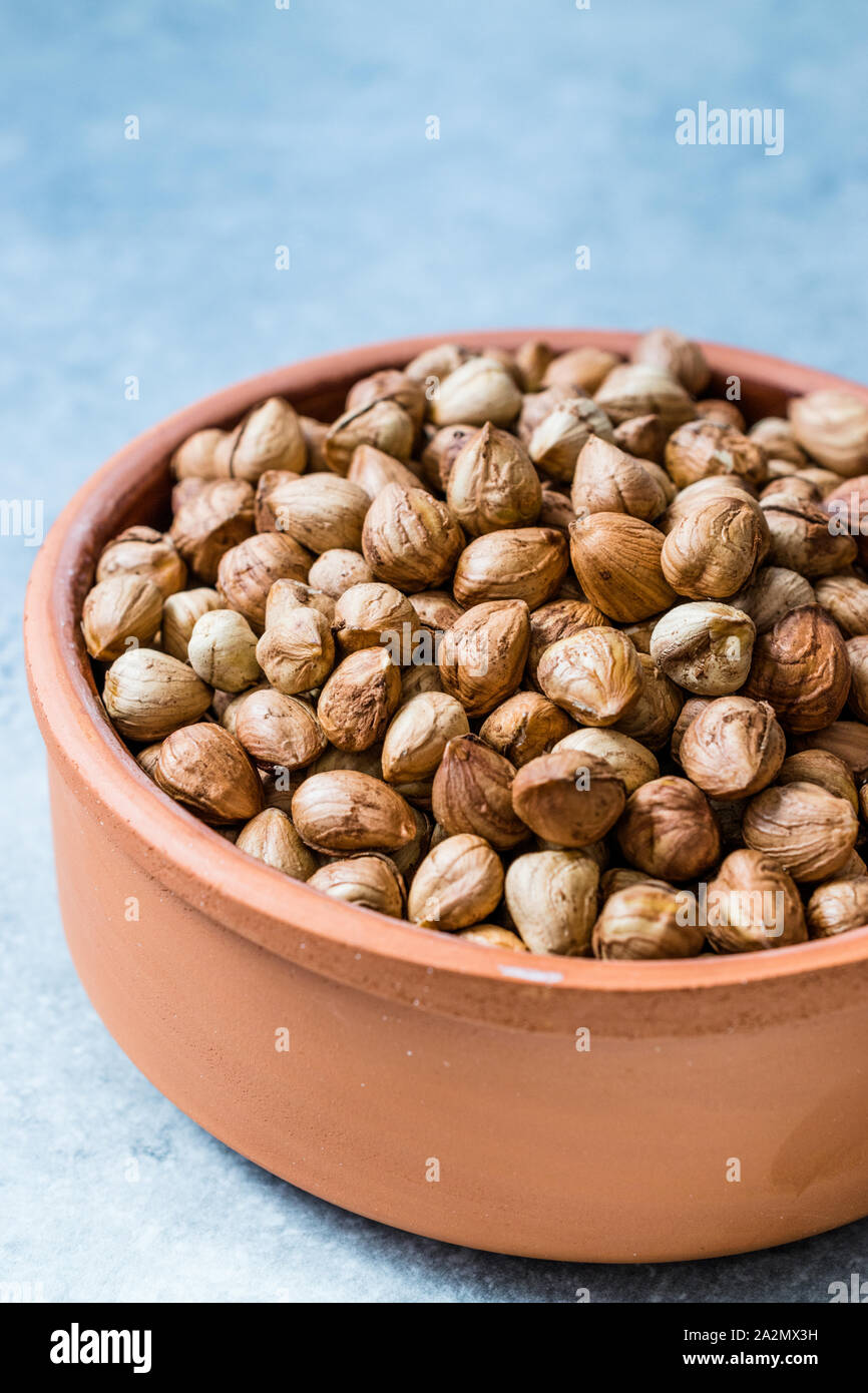 Roasted Macadamia Nuts in Stew Pot. Organic Food Stock Photo - Alamy
