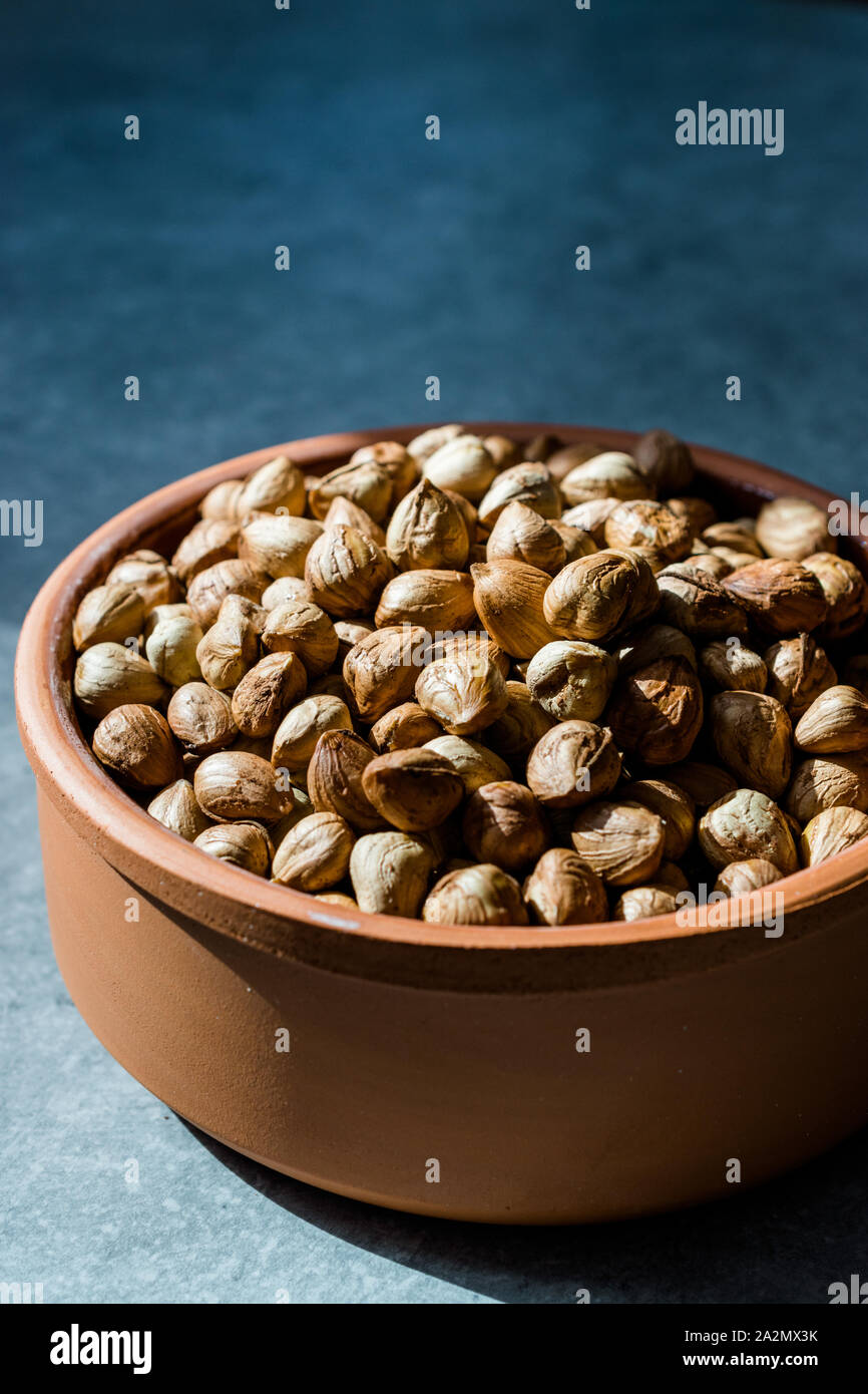 Roasted Macadamia Nuts in Stew Pot. Organic Food Stock Photo - Alamy
