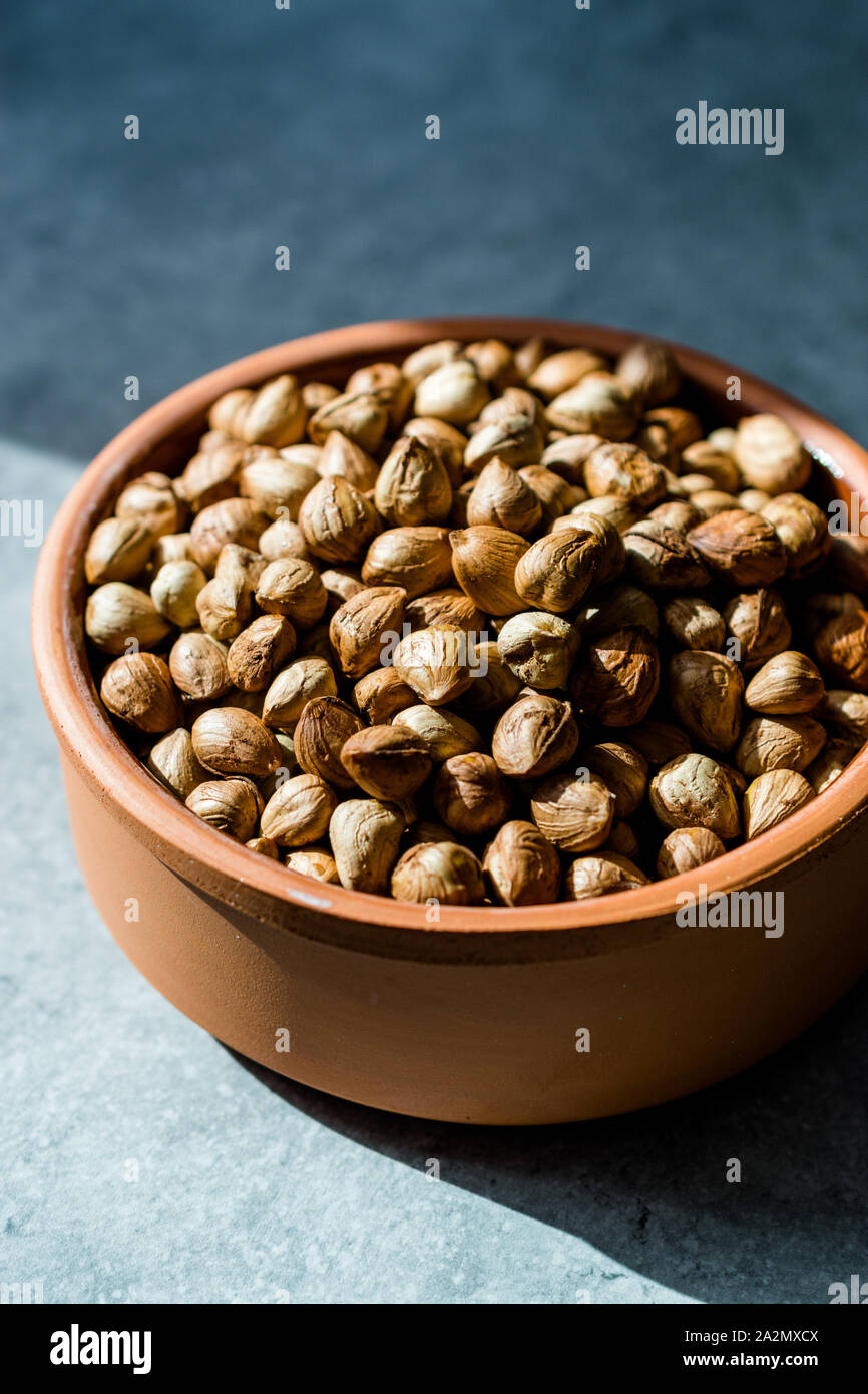 Roasted Macadamia Nuts in Stew Pot. Organic Food Stock Photo - Alamy