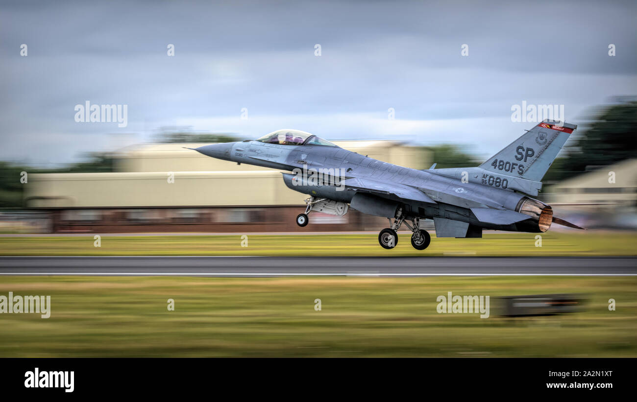 Us air force f 16 falcon hi-res stock photography and images - Alamy