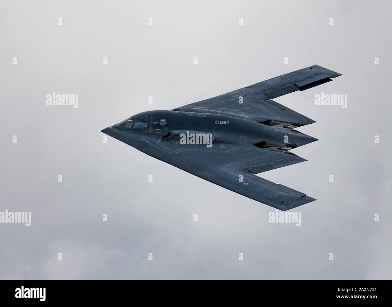 B2 stealth bomber hi-res stock photography and images - Alamy