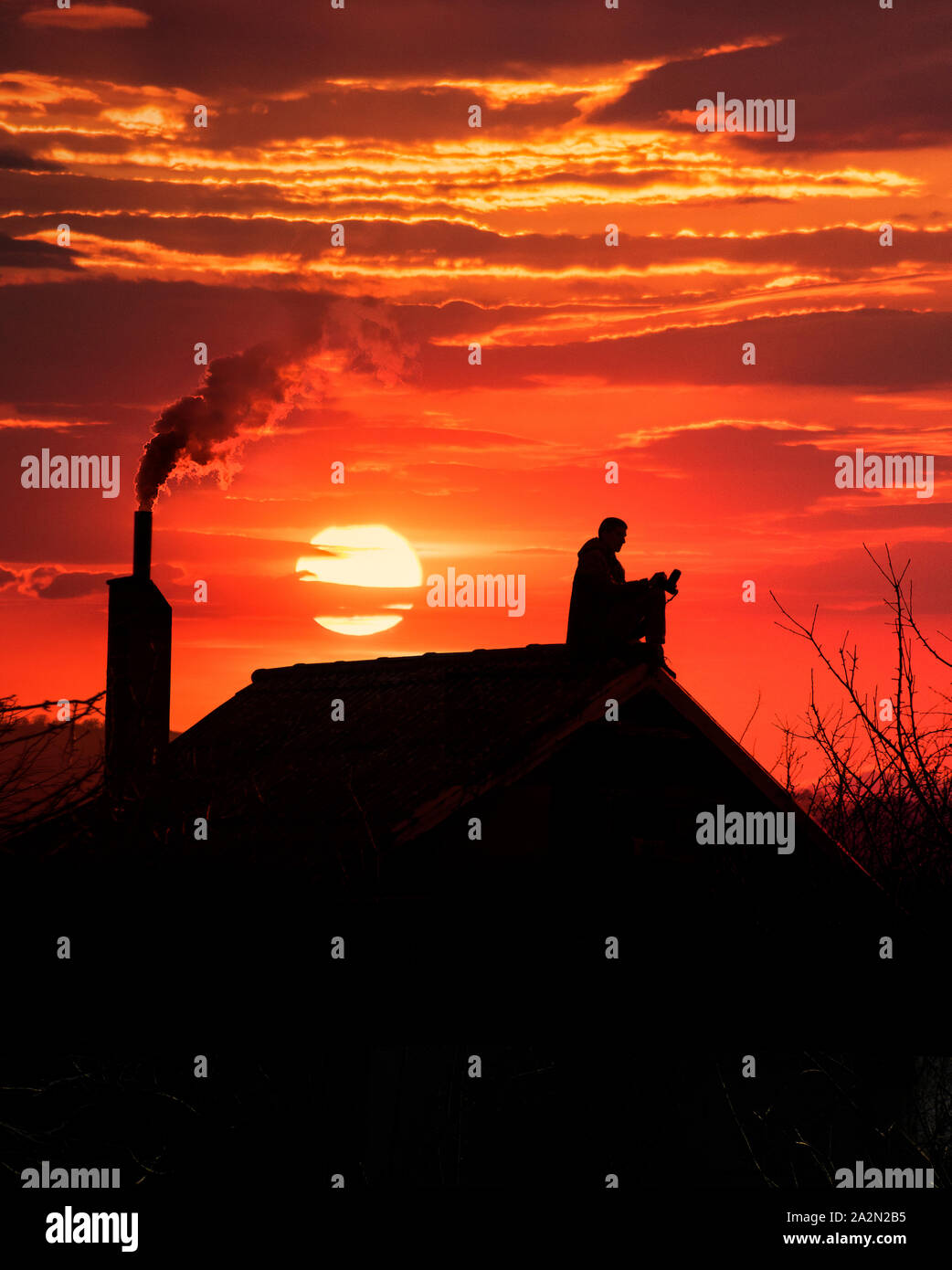 Sunset silhouette landscape hi-res stock photography and images - Alamy