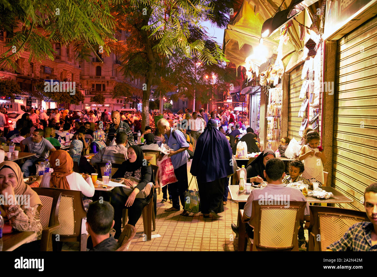 Cairo people hi-res stock photography and images - Alamy