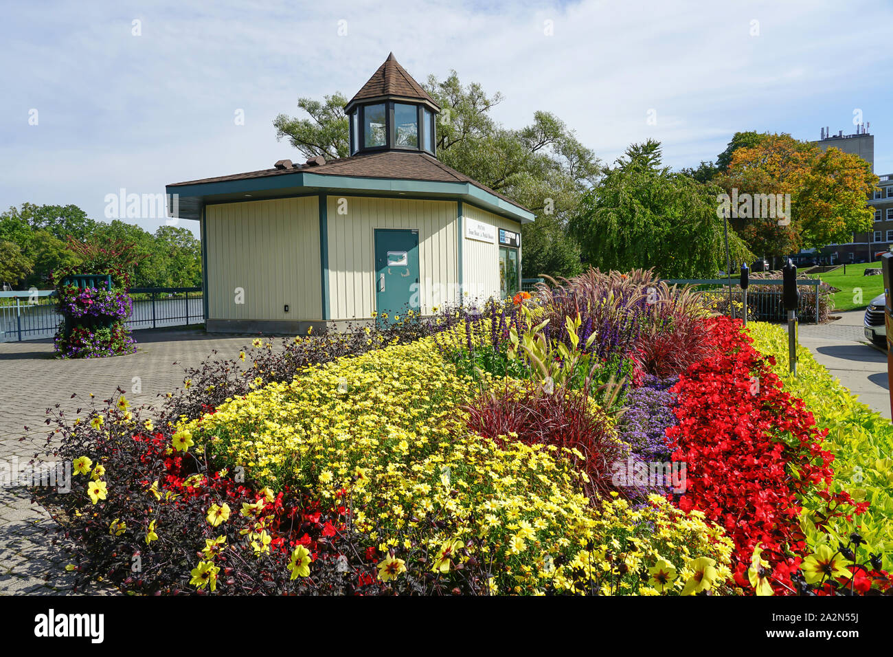 Tourist office in Landmarks and street view and monuments in Stratford ...