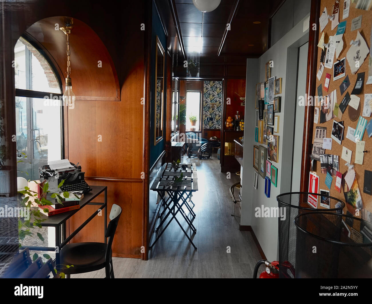 Como lounge hi-res stock photography and images - Alamy