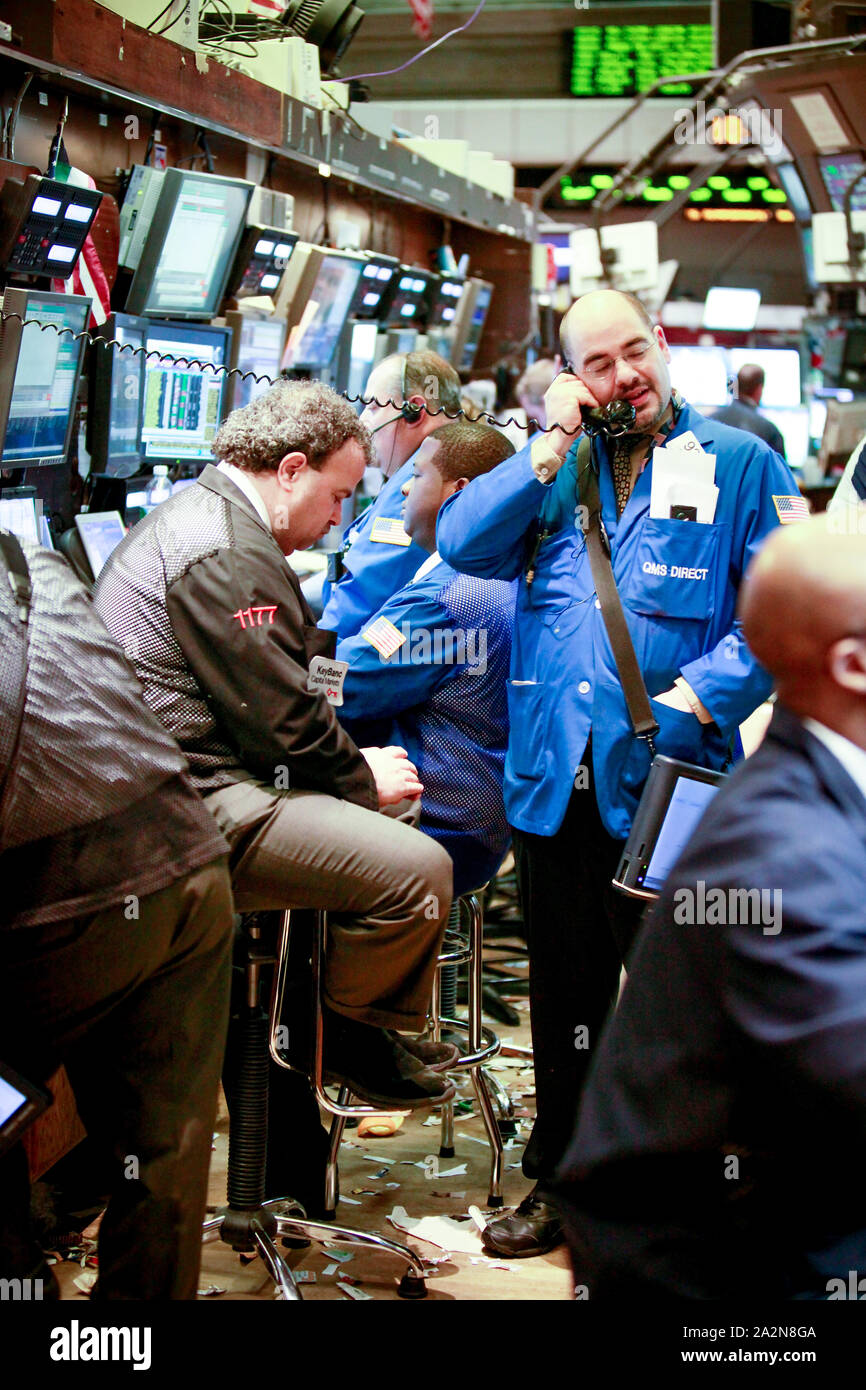 Exchange floor hi-res stock photography and images - Alamy