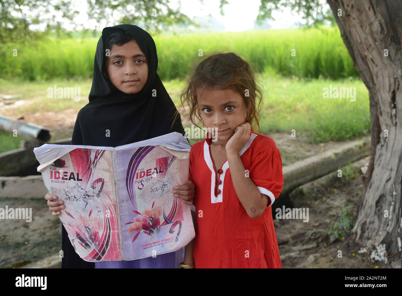 Pakistani teachers teach students at Government Primary School Mozia ...