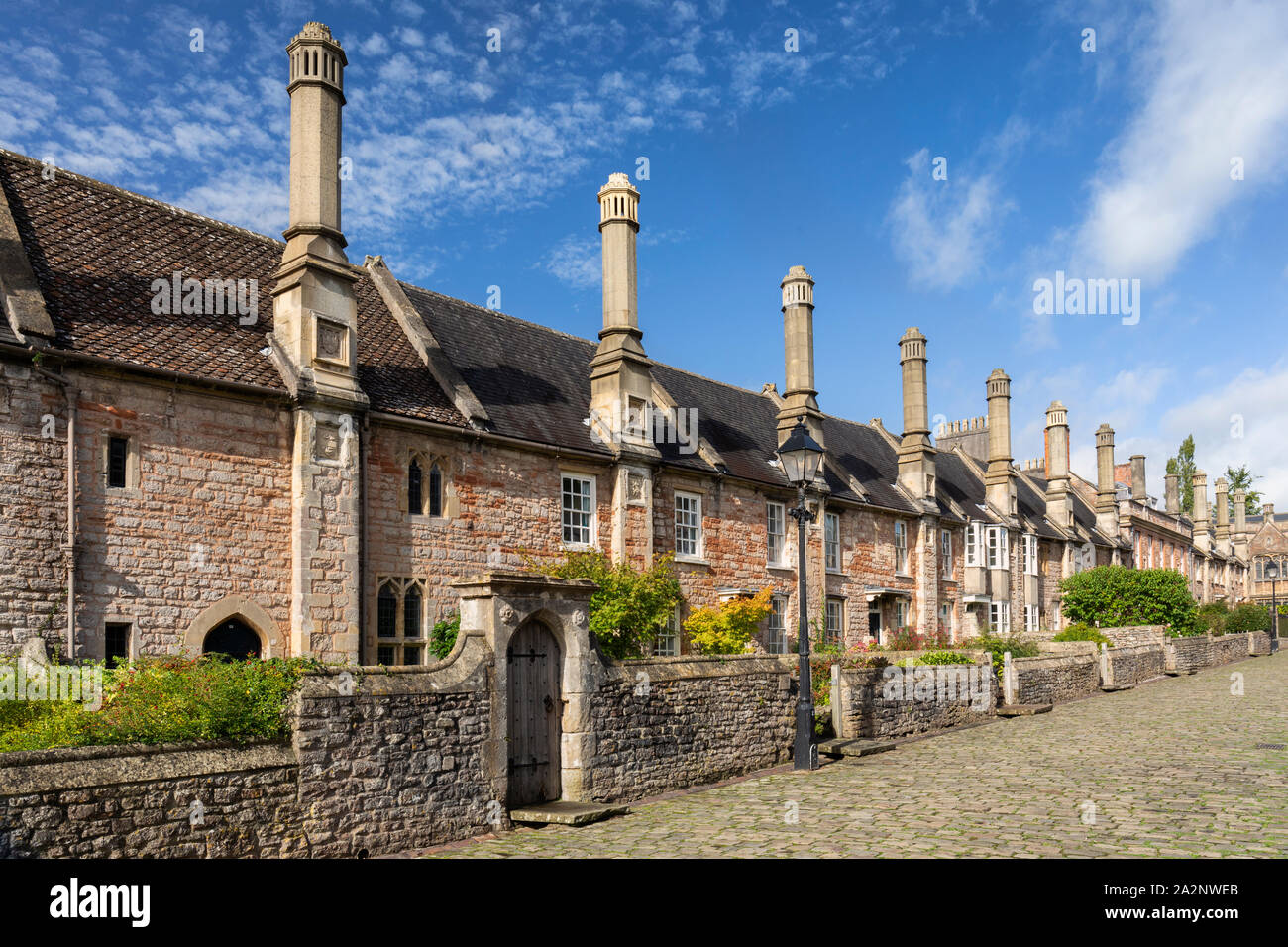 Tall buildings medieval hi-res stock photography and images - Alamy