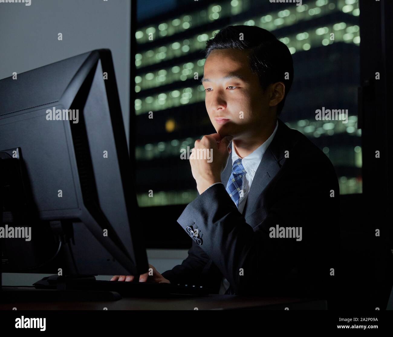 Japan working office night hi-res stock photography and images - Alamy