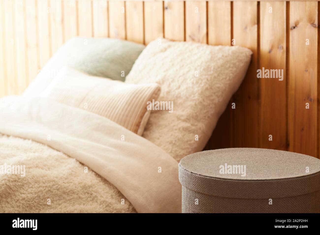 Lumpy bed hi-res stock photography and images - Alamy
