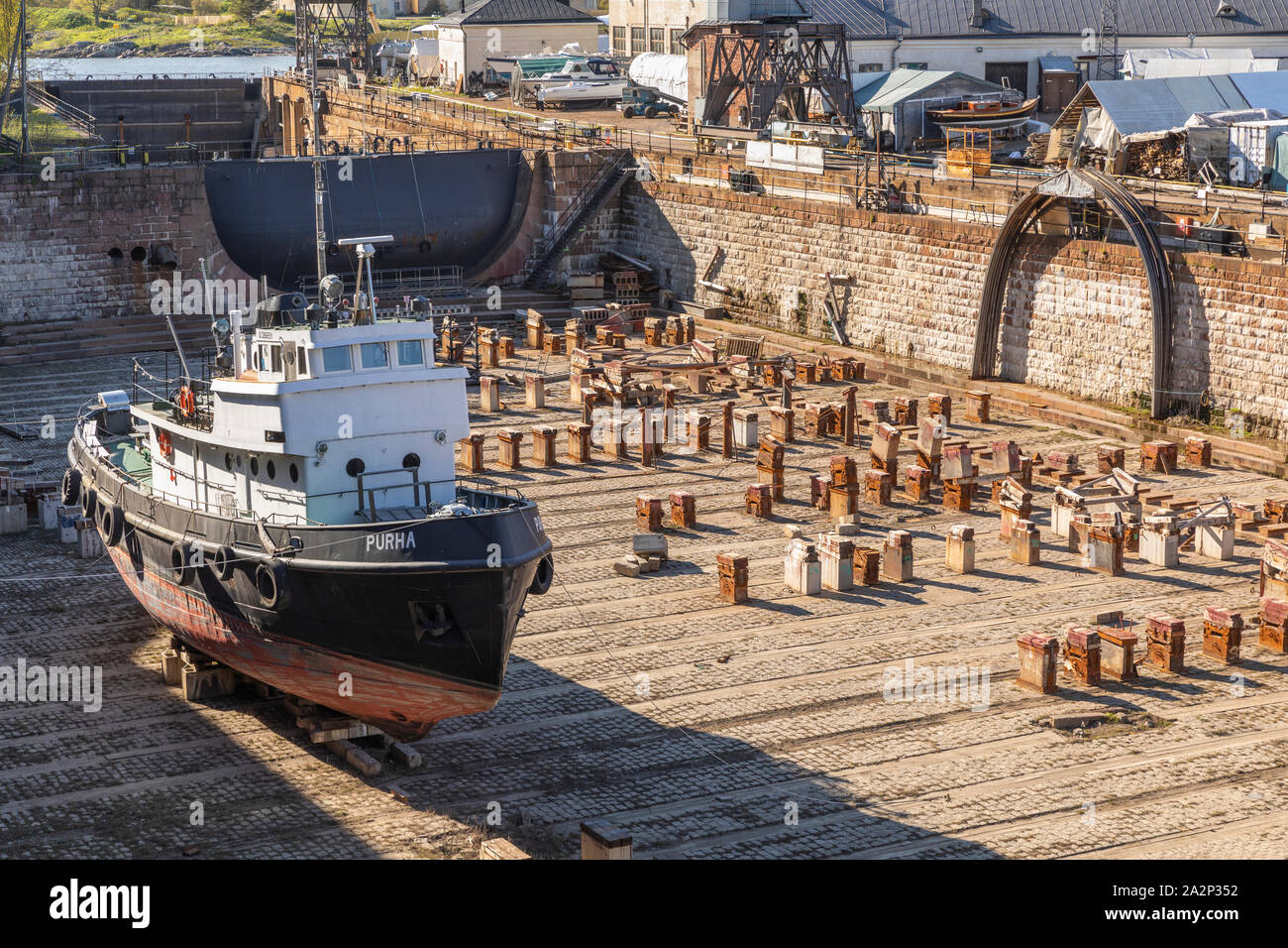 Shipbuilding 18th century hi-res stock photography and images - Alamy